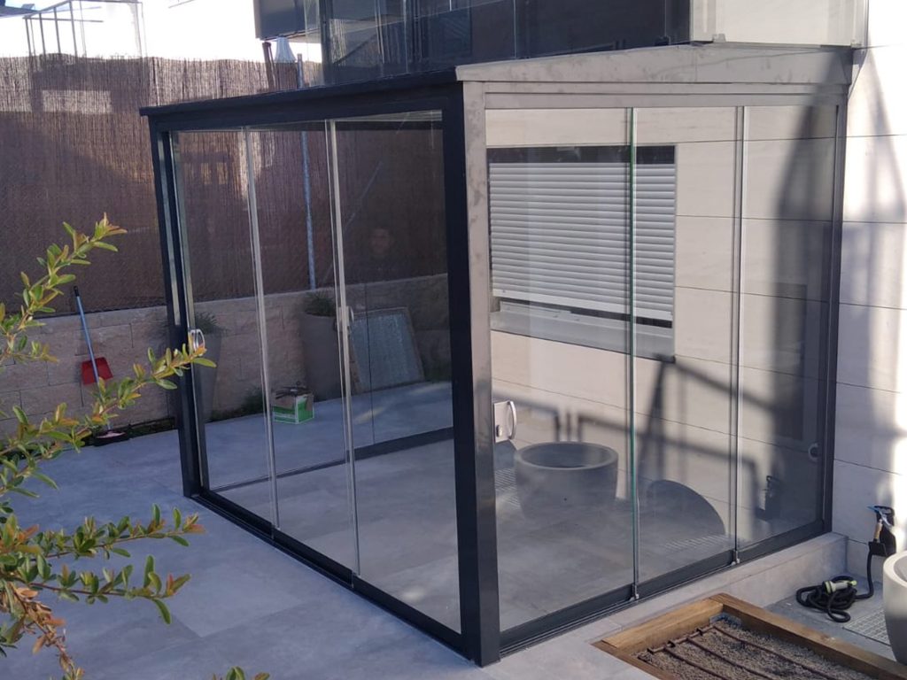 Estilo y funcionalidad: Cerramientos de aluminio para terrazas que marcan la diferencia ...